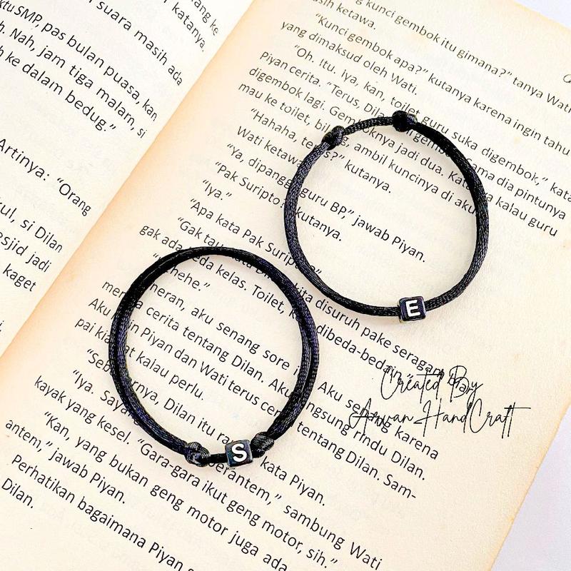 Gelang Inisial Huruf Kotak Hitam Tali Satin Bracelets Aksesoris - Shop ...