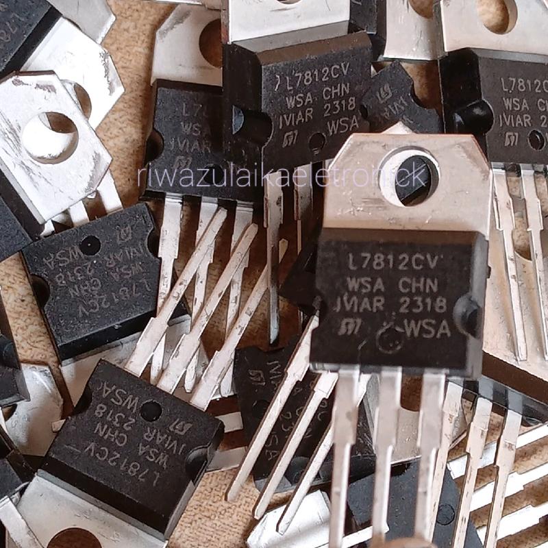 IC L7812 7812 output 12 volt - Shop | Tokopedia