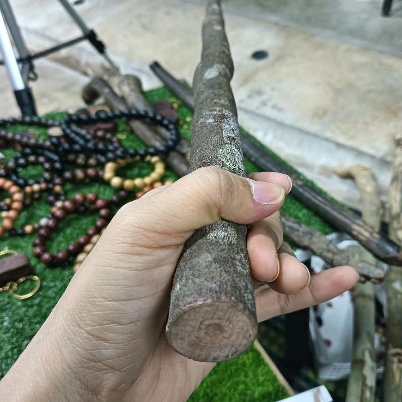 tongkat kayu tas merah panjang 4kaki - TikTok Shop Malaysia