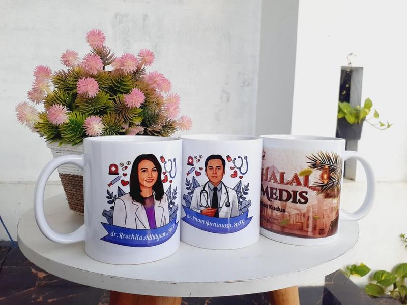 Souvenir Ultah Mug Custom Gambar Plus Packaging Box Esthetic Keramik ...