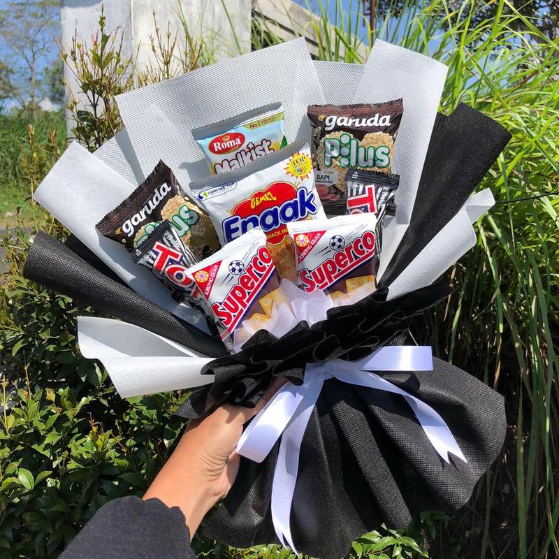Bouquet Snack Jajan Murah Meriah Kado Hadiah Ulang Tahun Wisuda - Shop ...