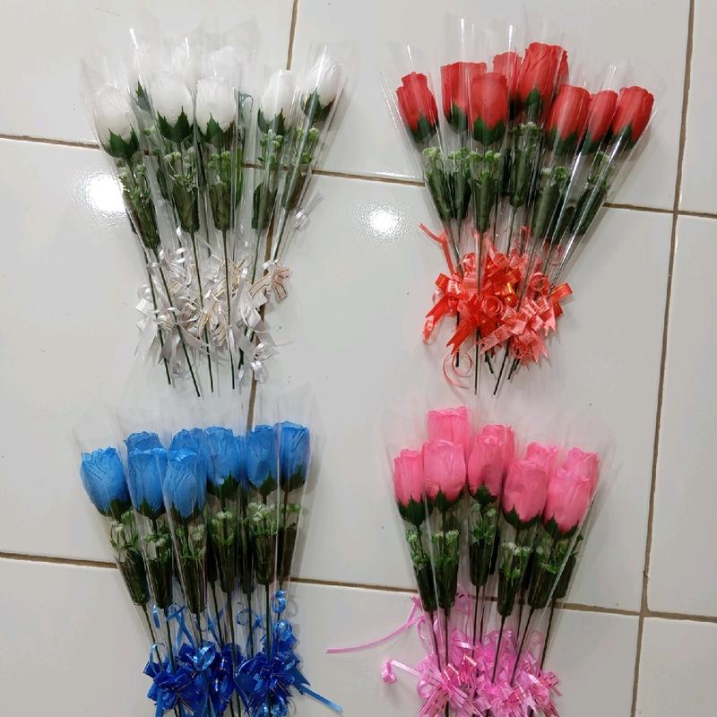 bunga mawar merah 1 tangkai Plastik - Shop | Tokopedia