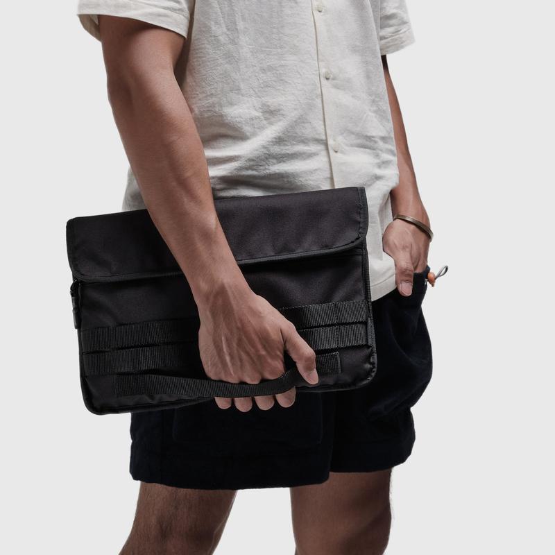 SYMA. Command Laptop Sleeve Black - Shop | Tokopedia