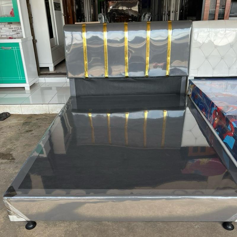 Divan dipan Minimalis Sandaran List Gold - Shop | Tokopedia