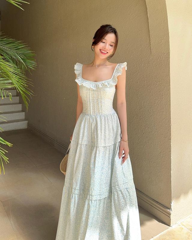 Bianca dress - Váy cổ vuông bèo xếp ly dọc thân - TikTok Shop Vietnam