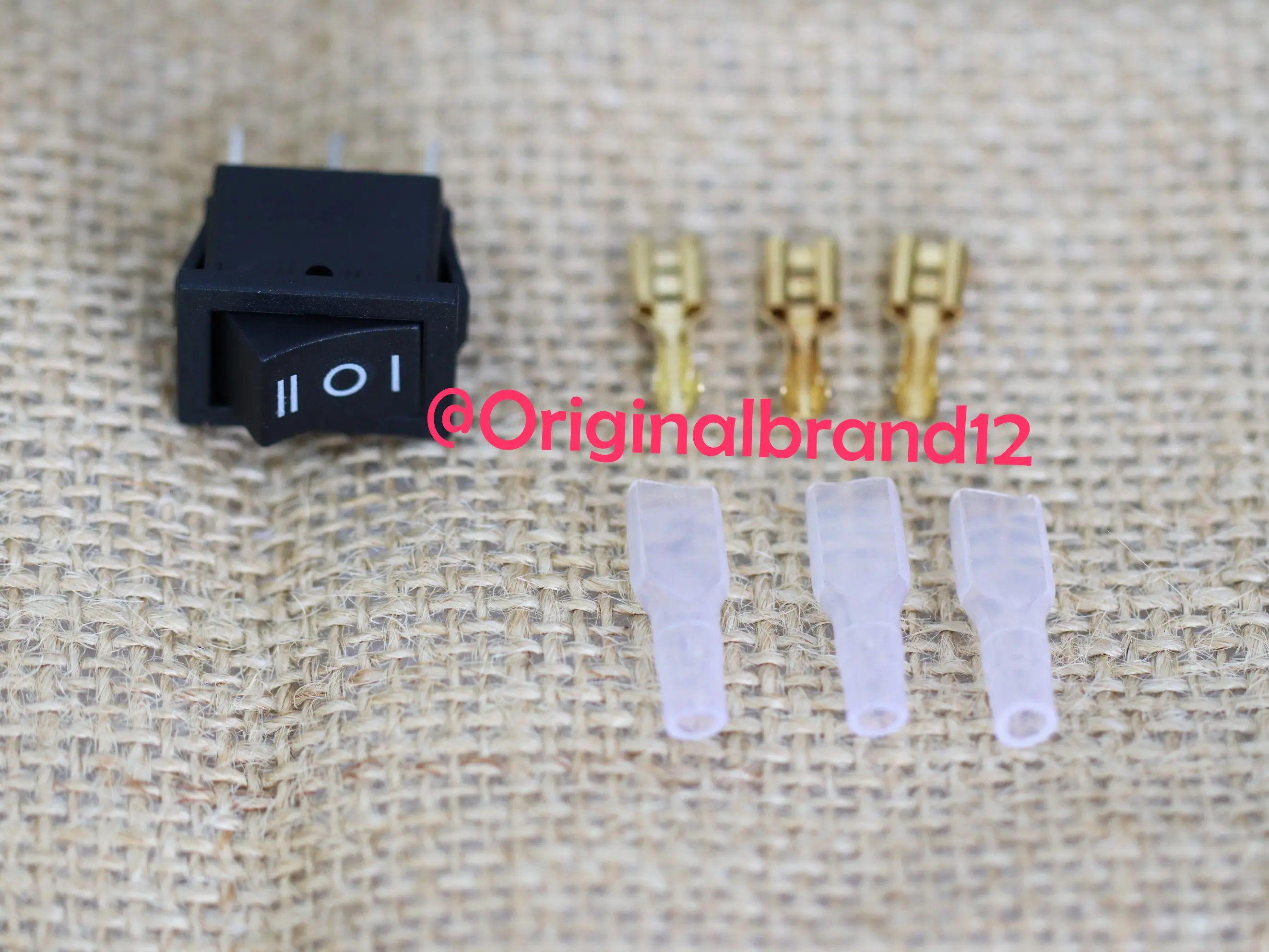 Saklar Rocker Switch ON OFF ON 3 Kaki dengan Skun dan karet - Shop ...