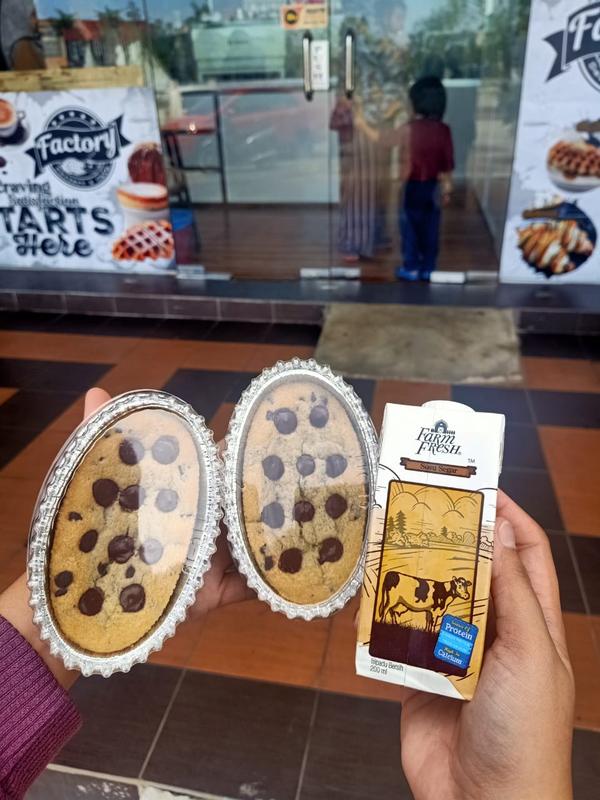 SET COMBO SPECIAL 2 SOFT COOKIES DAN 1 SUSU FARM FRESH - TikTok Shop ...
