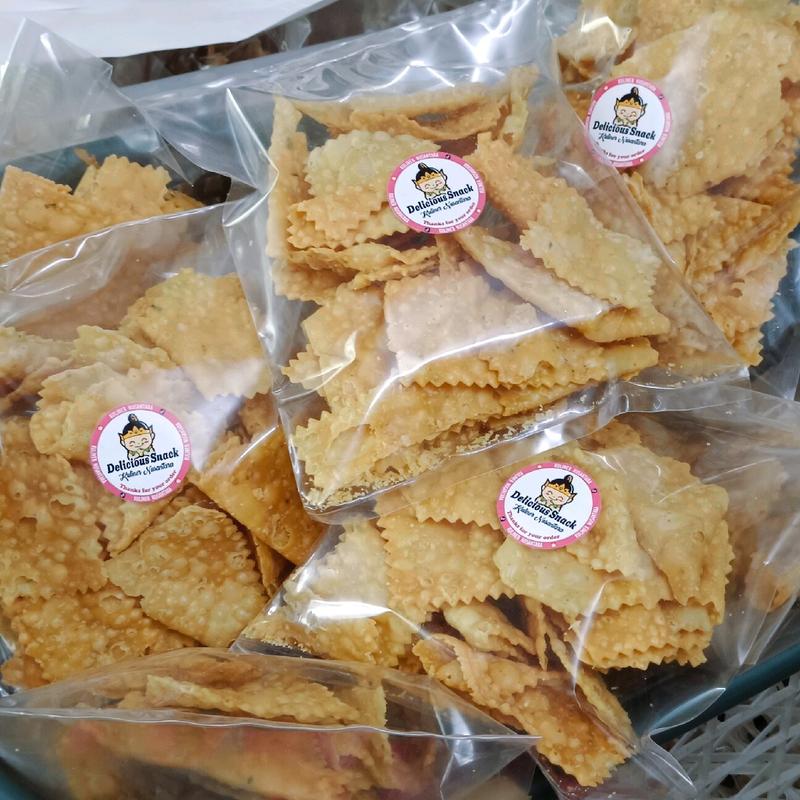 Kripik Pangsit Pedas & Original 200g - Snacks Makanan - Pangsit Pedas ...