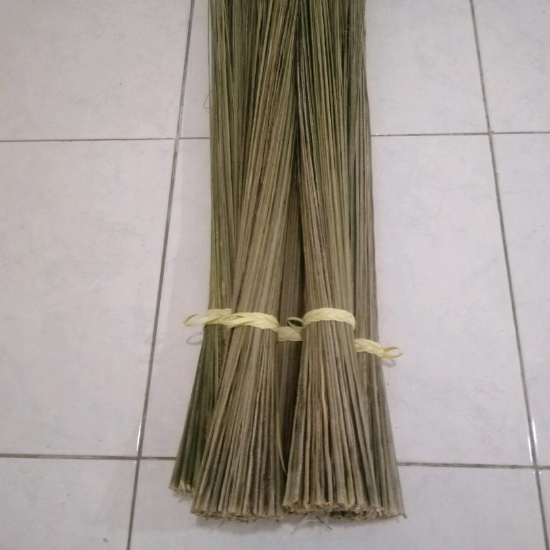 SAPU LIDI DARI AREN ASLI produk sendiri untuk sapu halaman - Shop ...