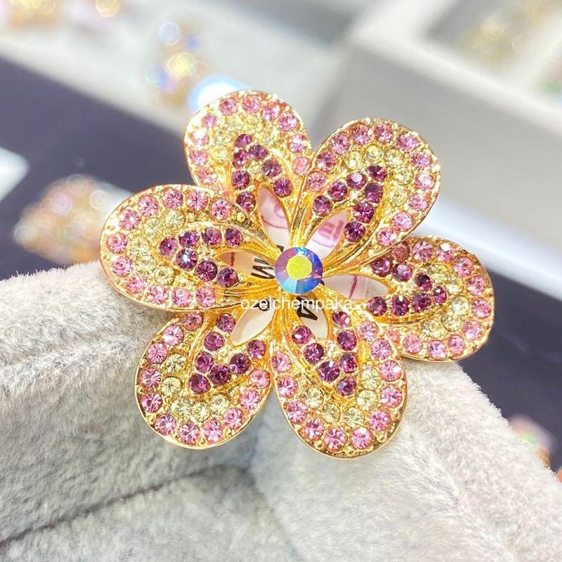 B304 - Kerongsang Bahu Bunga Berawan (Cloudy Flower) Sedang - TikTok ...