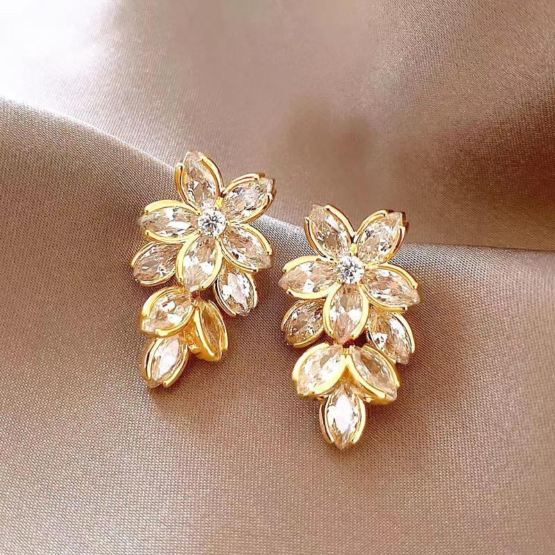 Anting-anting Bunga Dinamik, Reka Bentuk Mudah dan Elegan, Bertali ...