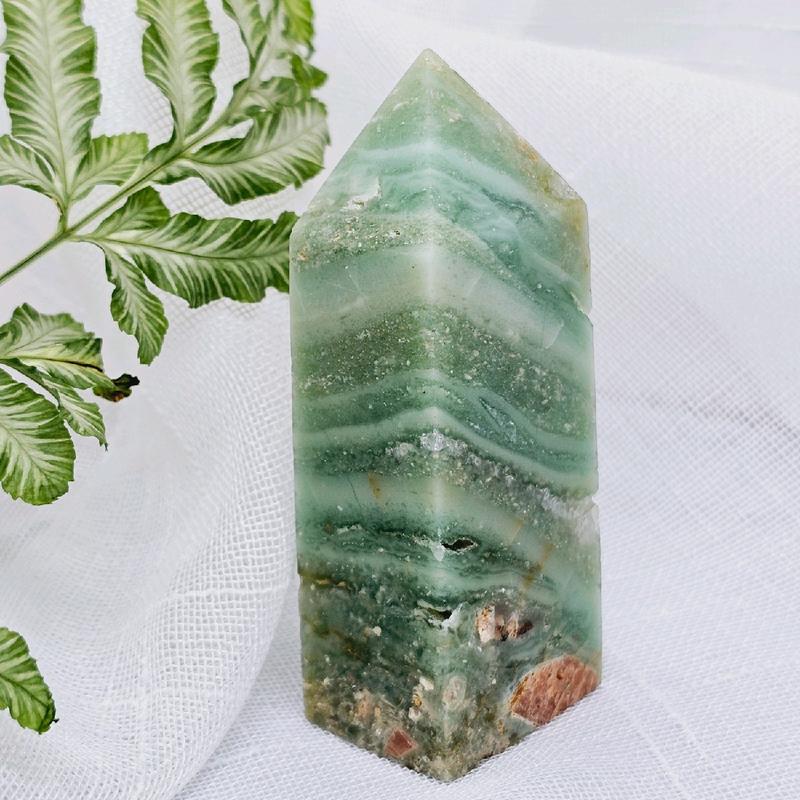 [Crystal Q'pop] Prasem Quartz Tower in vibrant green color crystals ...