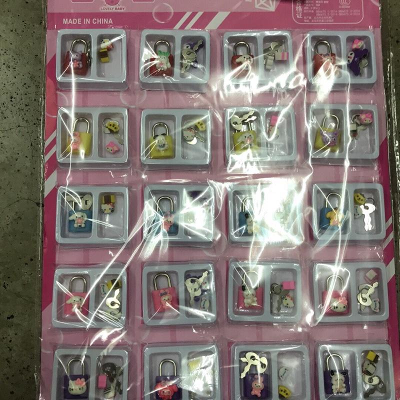 blister packs of 20 sets of mini locks with eraser - TikTok Shop ...