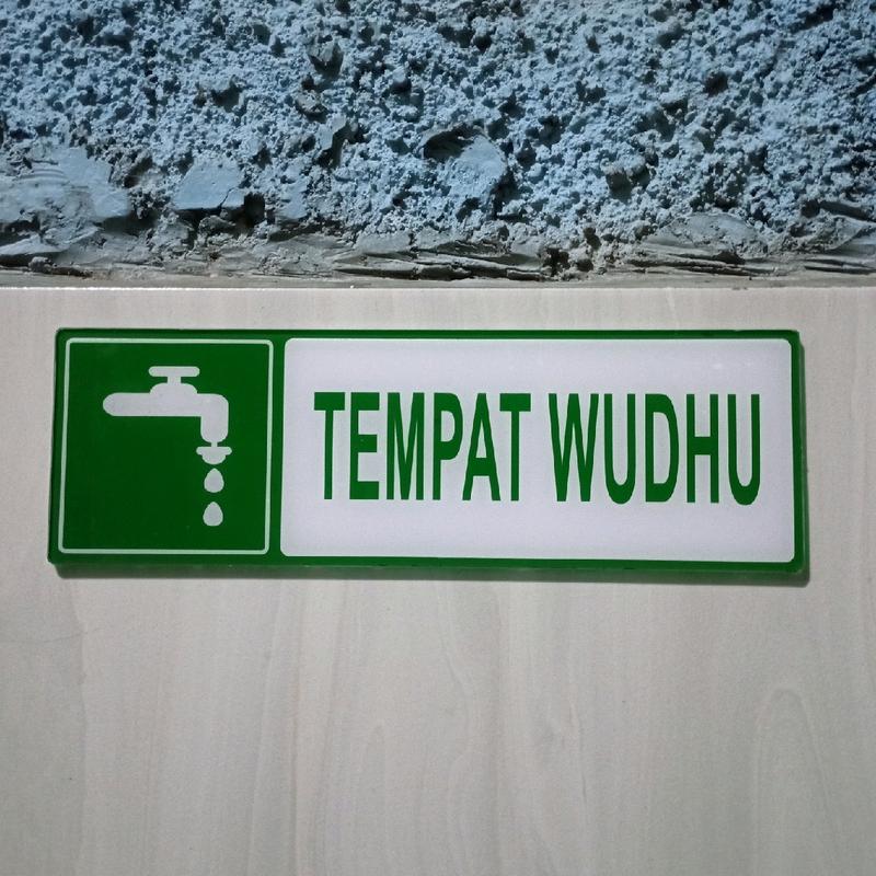 Akrilik sign TEMPAT WUDHU tinggal tempel - Shop | Tokopedia