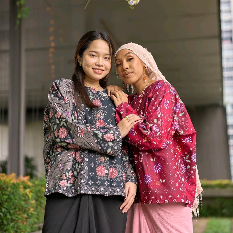 RIA Oversize Batik Button Top - TikTok Shop Malaysia