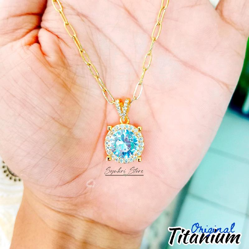 Kalung Titanium Paper Clip Gold Plus Liontin Bulat Permata Kristal ...