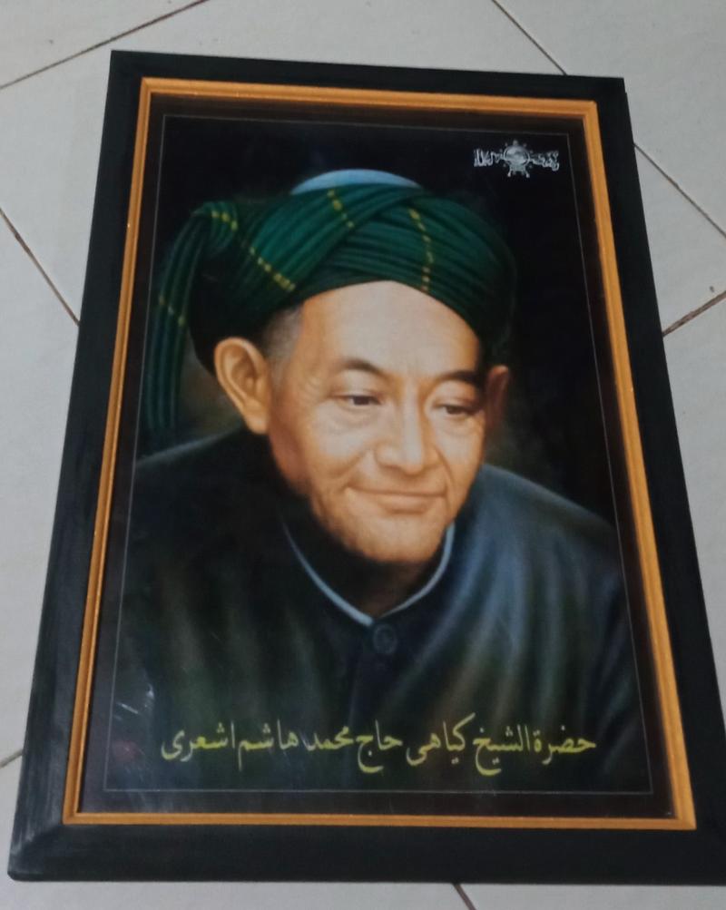 hiasan dinding poster kyai Hasyim Asy'ari ukuran 52x35cm siap pajang ...