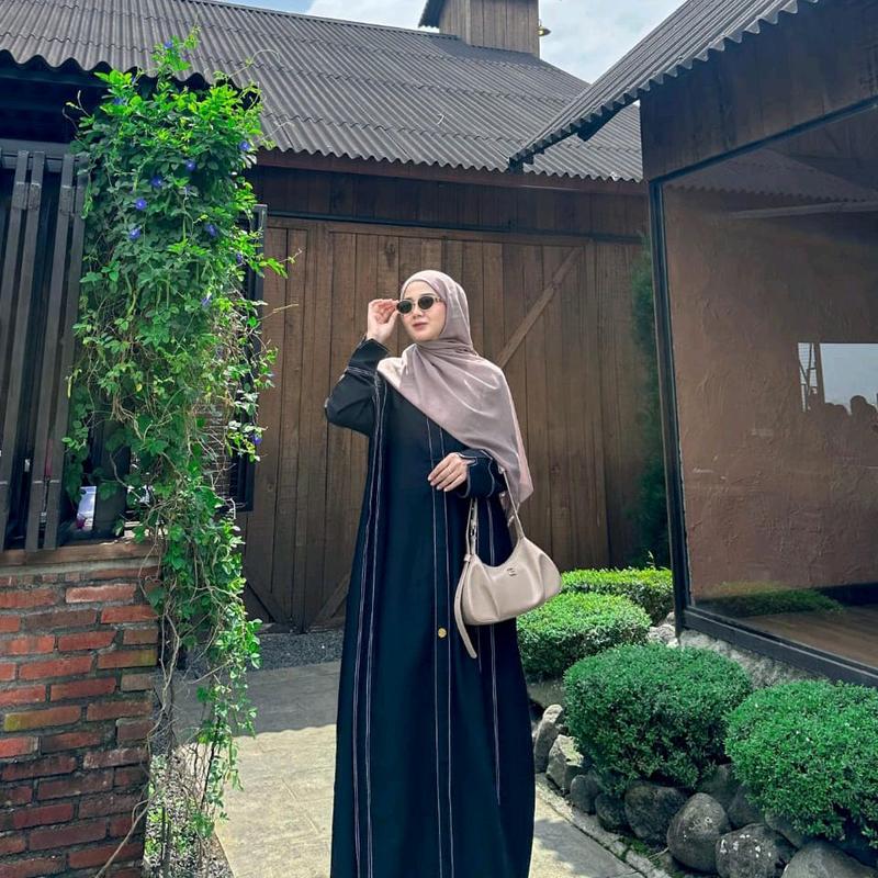 Abaya kayla barbara silk mewah by assolabiyah - Shop | Tokopedia