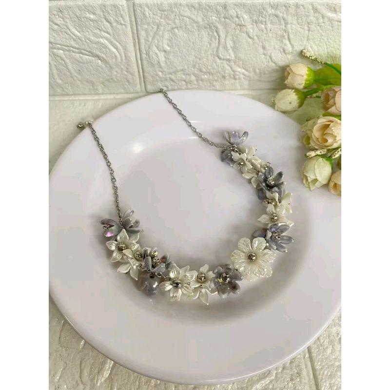 kalung hijab mutiara bunga silver - Shop | Tokopedia