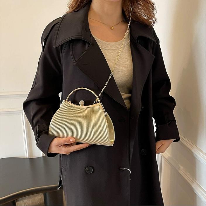 Golden dinner bag banquet bag party bag wedding bag princess - TikTok ...