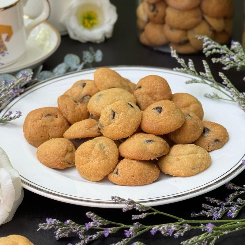 Amora’s Chocolate Chip Crunchy Cookies (Raya Budget Edition) - TikTok ...