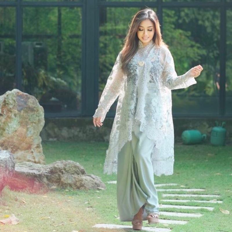 ALAM Kebaya Outer In Silver + Instant Pareo - Free Size - TikTok Shop ...
