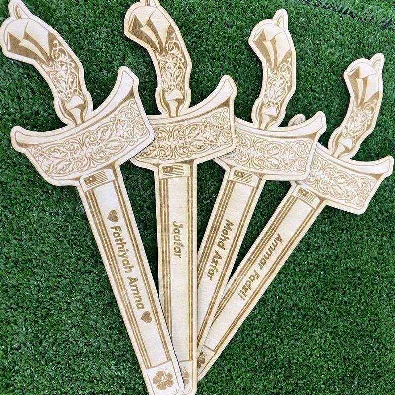 PROP KERIS MAINAN KAYU UKIRAN LASER - TikTok Shop Malaysia