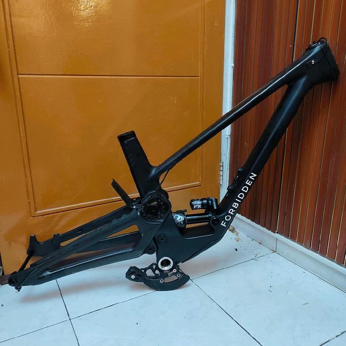 Jual Frame Forbidden Dreadnought Size M 29 High Pivot - Kab. Tangerang ...