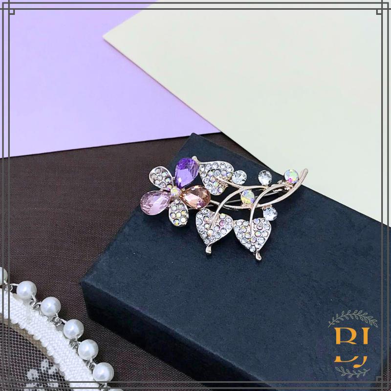 Premium Pin Tudung Exclusive Brooch Crystal Korea High Quality - TikTok ...