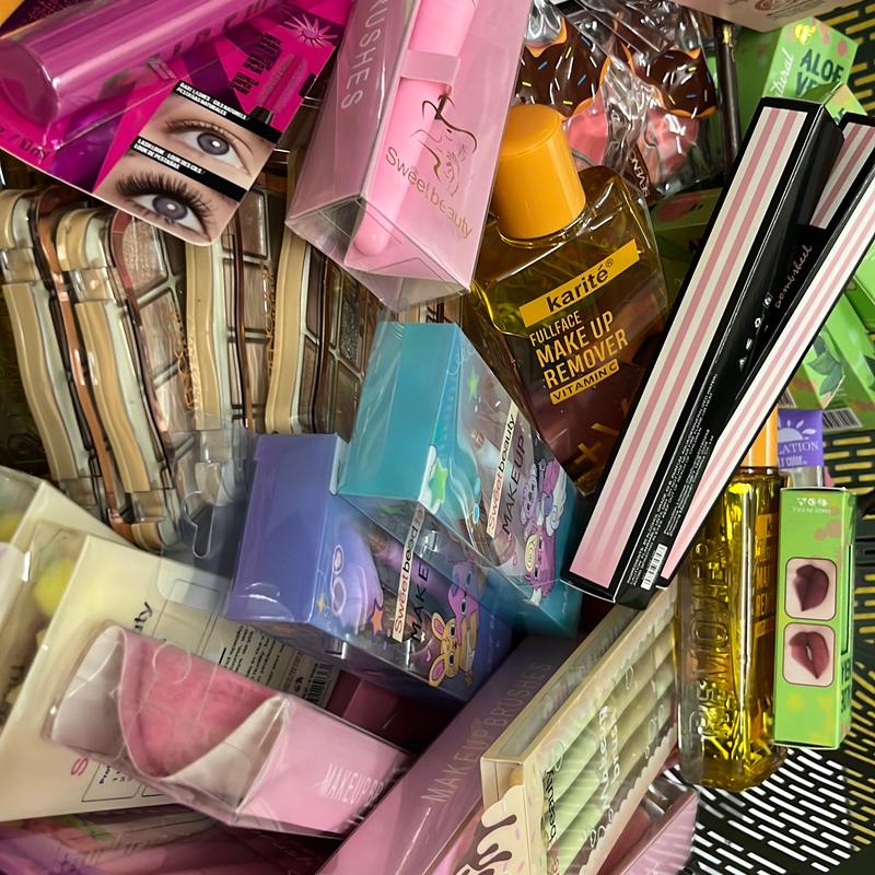 Set Makeup 50 15 barang random - TikTok Shop Malaysia