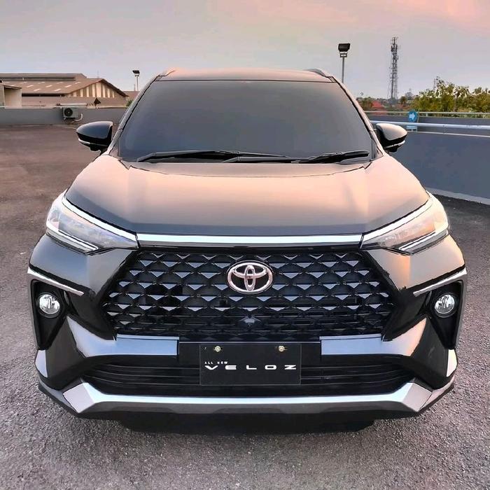 Jual Toyota Veloz 2025 All New 1.5L Dual VVT-i Hitam Metalik MPV Modern ...