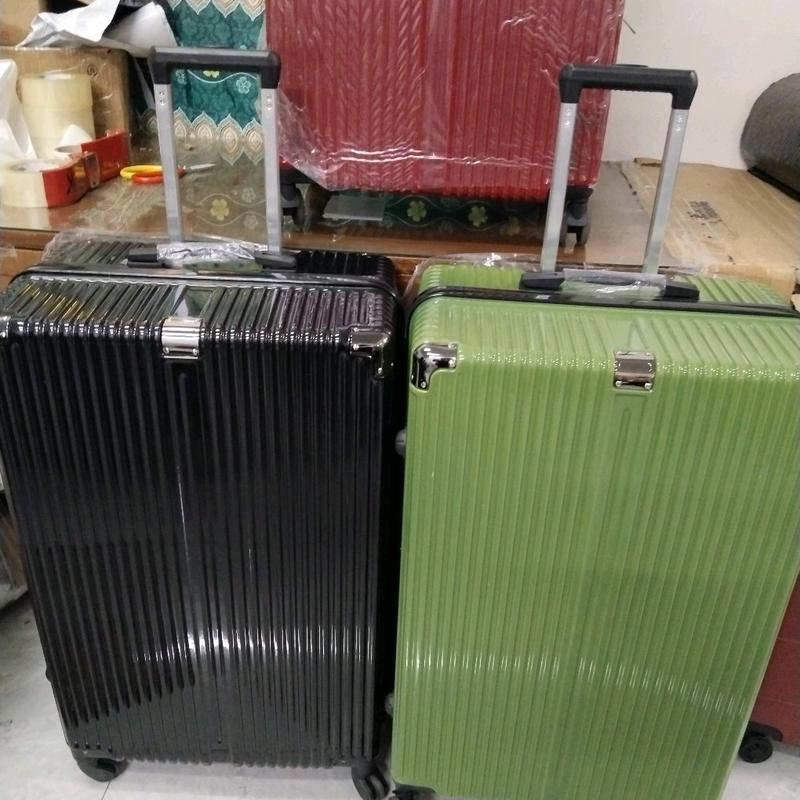 Luggage 30"inches yero design glossy pvc material 30to45 kilos - TikTok ...
