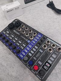 Jual Zoom Livetrak L6 10 Channel, Digital Multi Track Mixing Console for Recording, Podcast ...