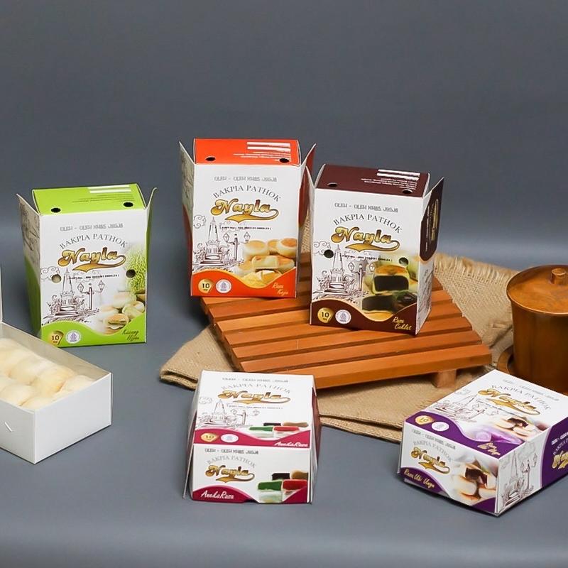 [1 BOX] BAKPIA NAYLA ASLI JOGJA ISI 10 - Shop | Tokopedia