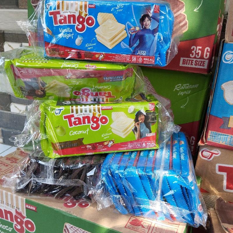Tango Wafer 35gr 1 pack isi 10pcs Rasa Coklat Vanilla Strawberry - Shop ...