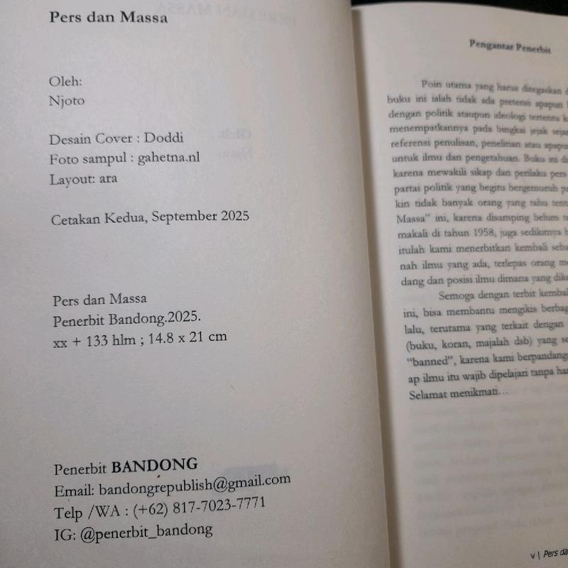 Pers dan Massa by Njoto - pemred Harian Rakjat -L2 - Shop | Tokopedia
