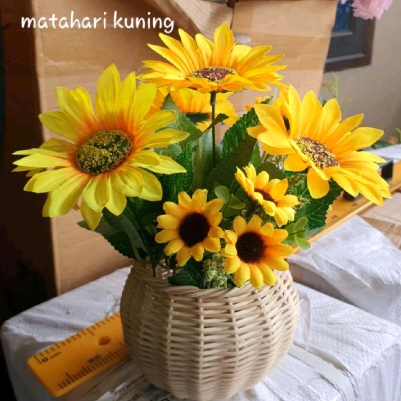 Bunga Matahari Plus Rotan Besar ( Sudah Rangkaian ) - Shop | Tokopedia