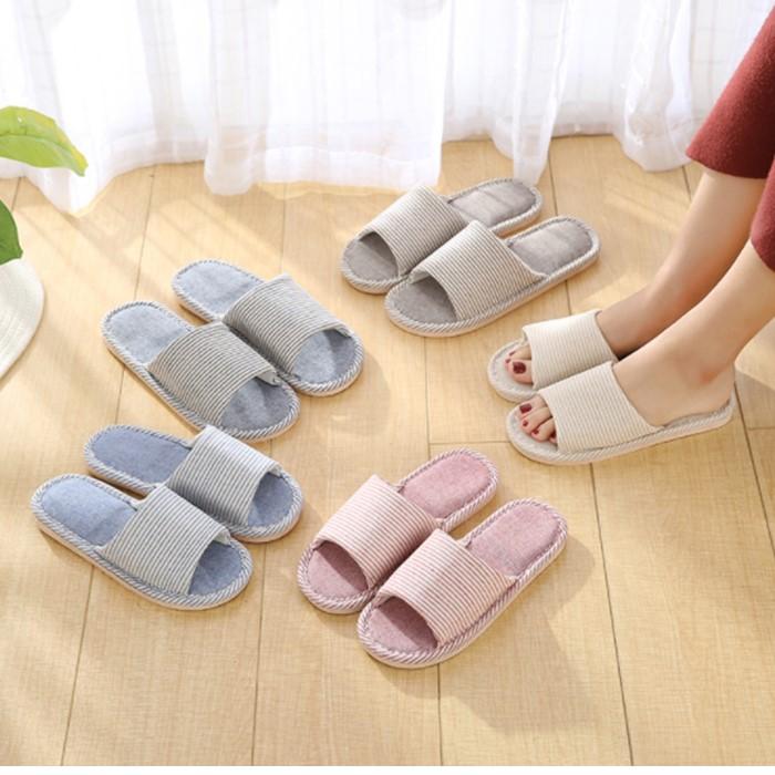 Promo [BISA COD] Sandal Kamar Rumah Anti Slip Sandal Garis Comfy Modis ...