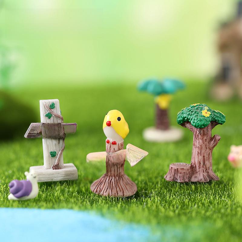 Charming Resin Miniature Signpost Decor For Moss Terrariums And ...