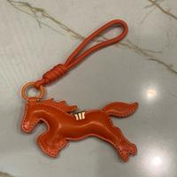Jual Gantungan Kunci Kuda fr Singapore 2 Warna Orange Terang dan Merah ...