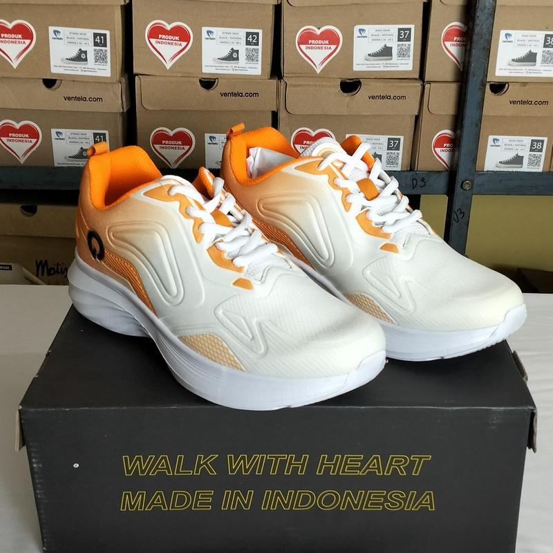 Sepatu Olahraga Qishi Demure Original - Shop | Tokopedia