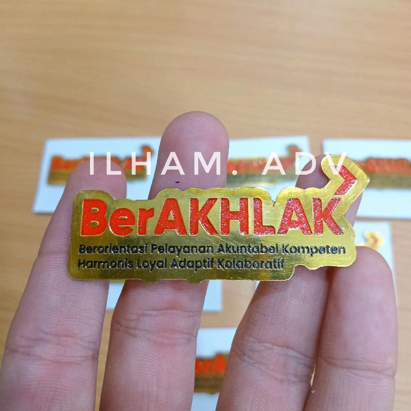 pin BerAKHLAK pin asn kuningan etching terbaru~magnet - Shop | Tokopedia