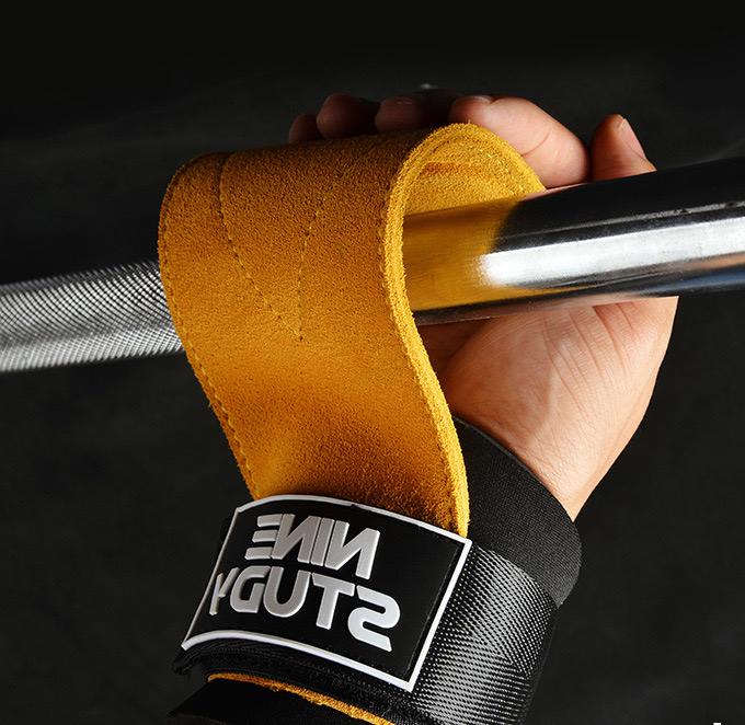 Assist in wearing fitness gloves, pull up exercises, back grip strength ...