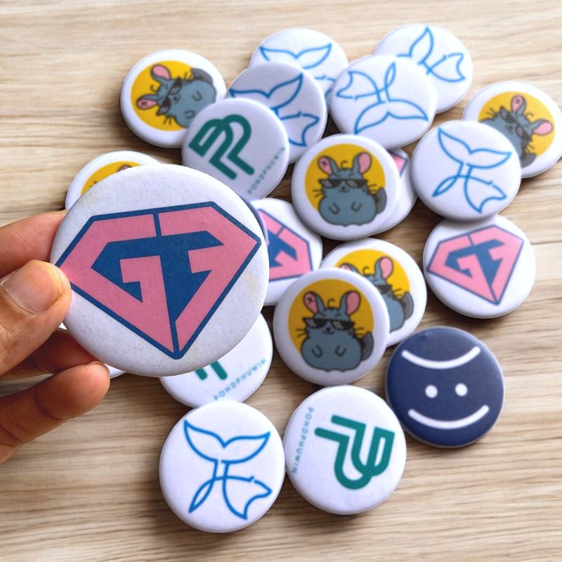 Pin Bros Aesthetic 55 mm Besar Laminasi Doff - Tas Hiasan Anime - Shop ...