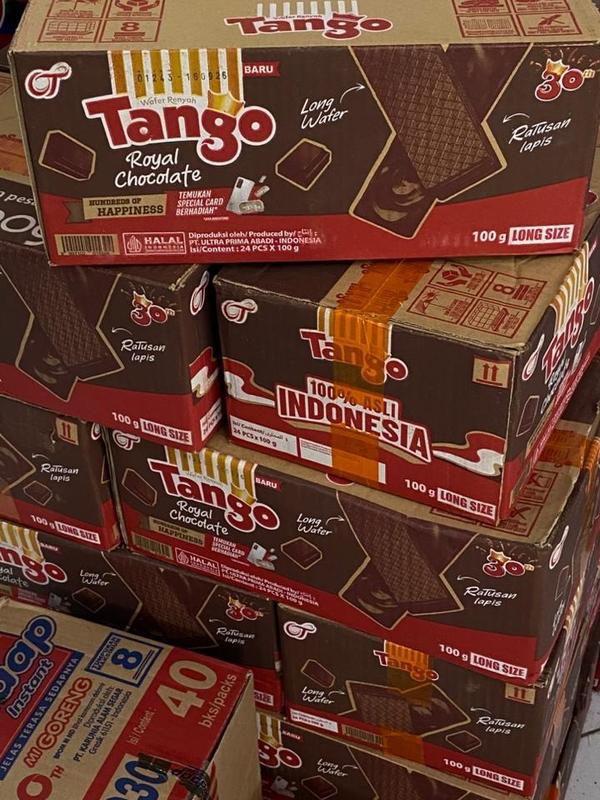 TANGO WAFER 1 DUS ISI 24 X 100g rasa cokelat Kemasan Praktis 24 Pcs ...