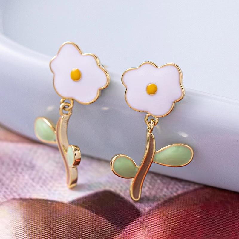 Anting-anting Bunga, Rekaan Telinga Gadis Manis, Bunga Lembu - TikTok ...