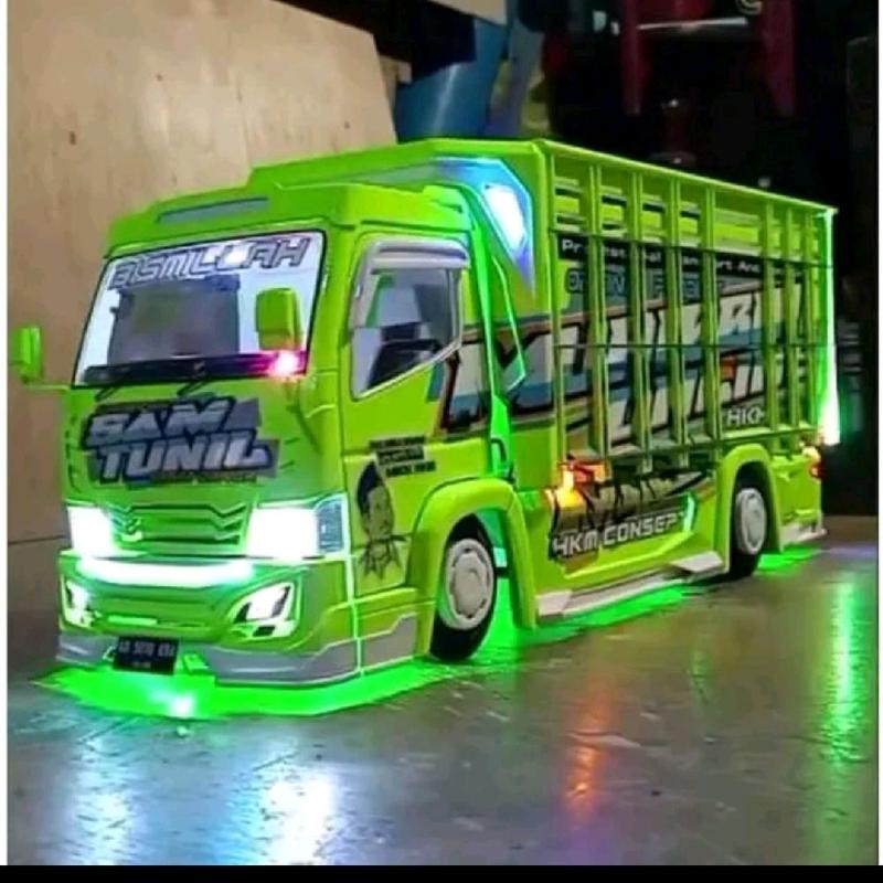 Miniatur Truk Oleng Sam Tunil Barokah Hijau dengan Lampu LED - Shop ...