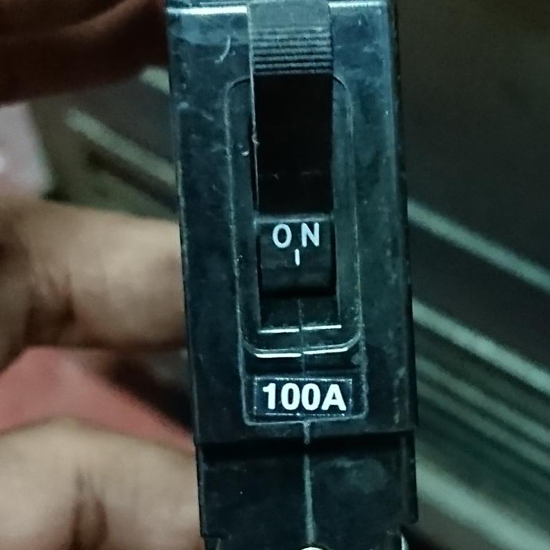 mcb circuit protector 100A 80VDC - Shop | Tokopedia