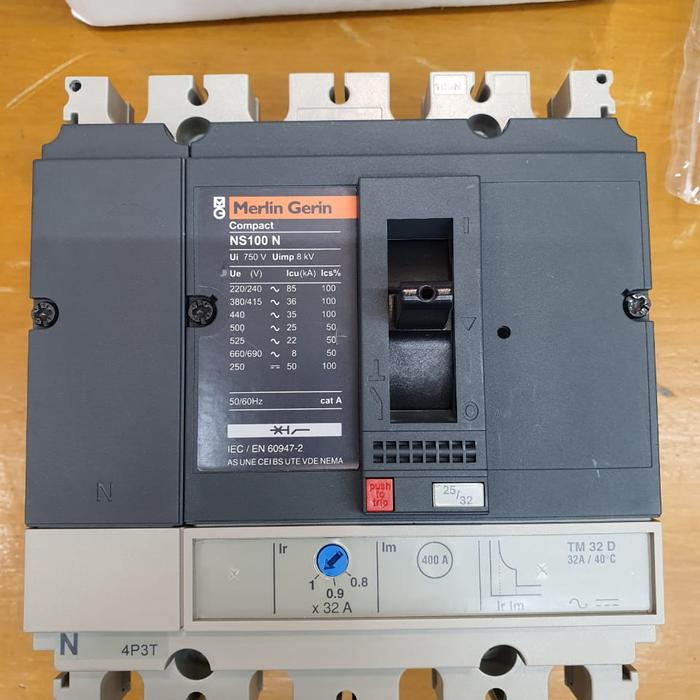 Jual MCCB BREAKER 4P -32A 40A 100A 125A MERLIN GERIN NS100N NS100 - 32A ...