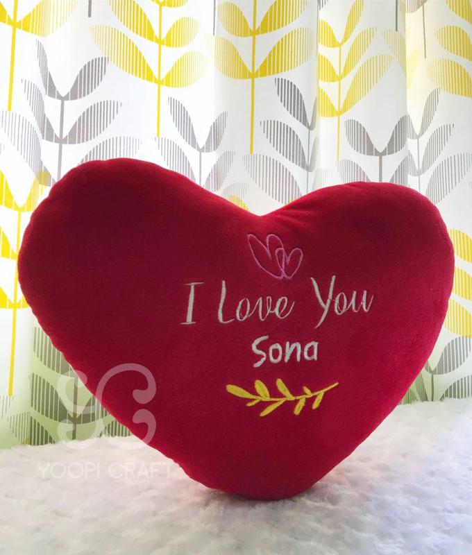 Bantal Love Request Nama dan Tulisan Cocok Untuk Kado Ulang Tahun ...